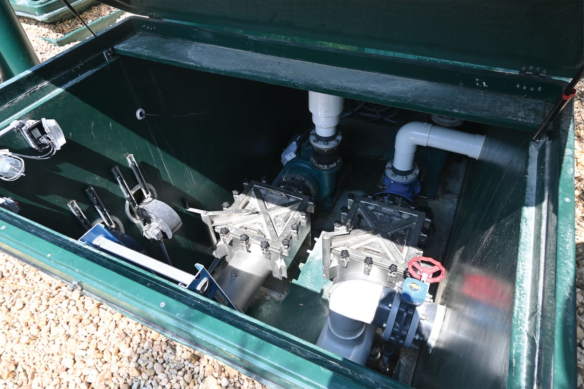 Strategic Filtration Pack Placement for Enhanced Aquatic Play Environments